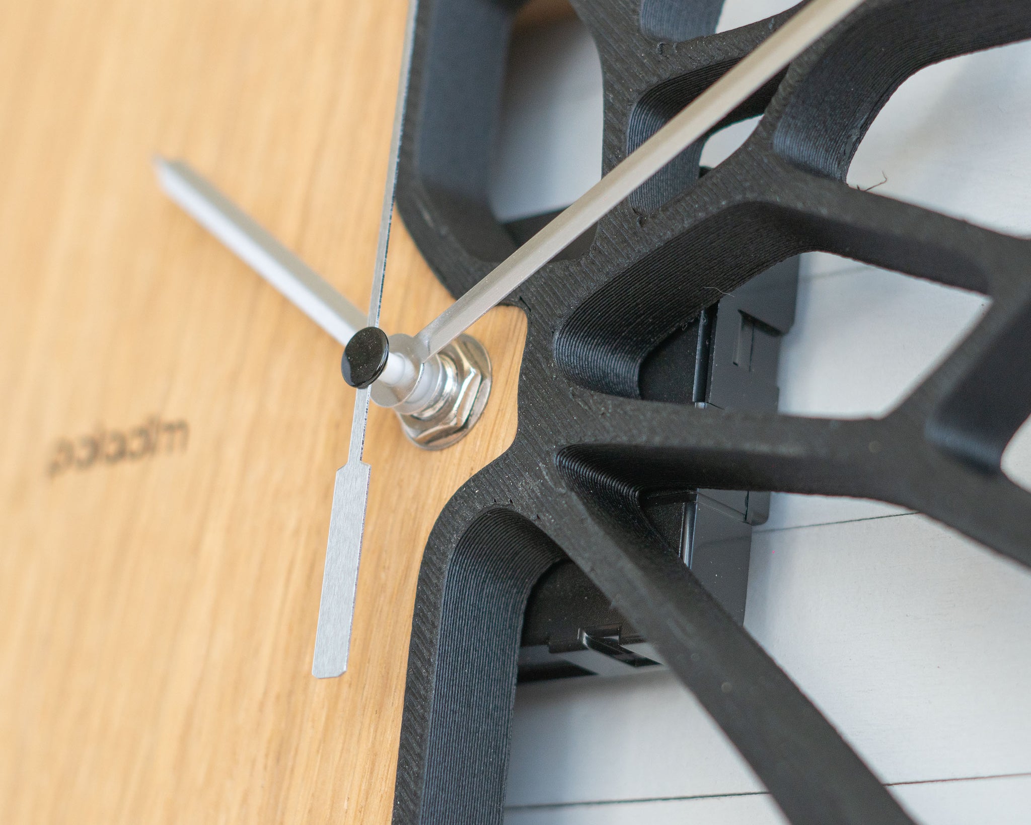 KLETKA 3 futuristic wall clock, 3D print + oak – Paladim Studio