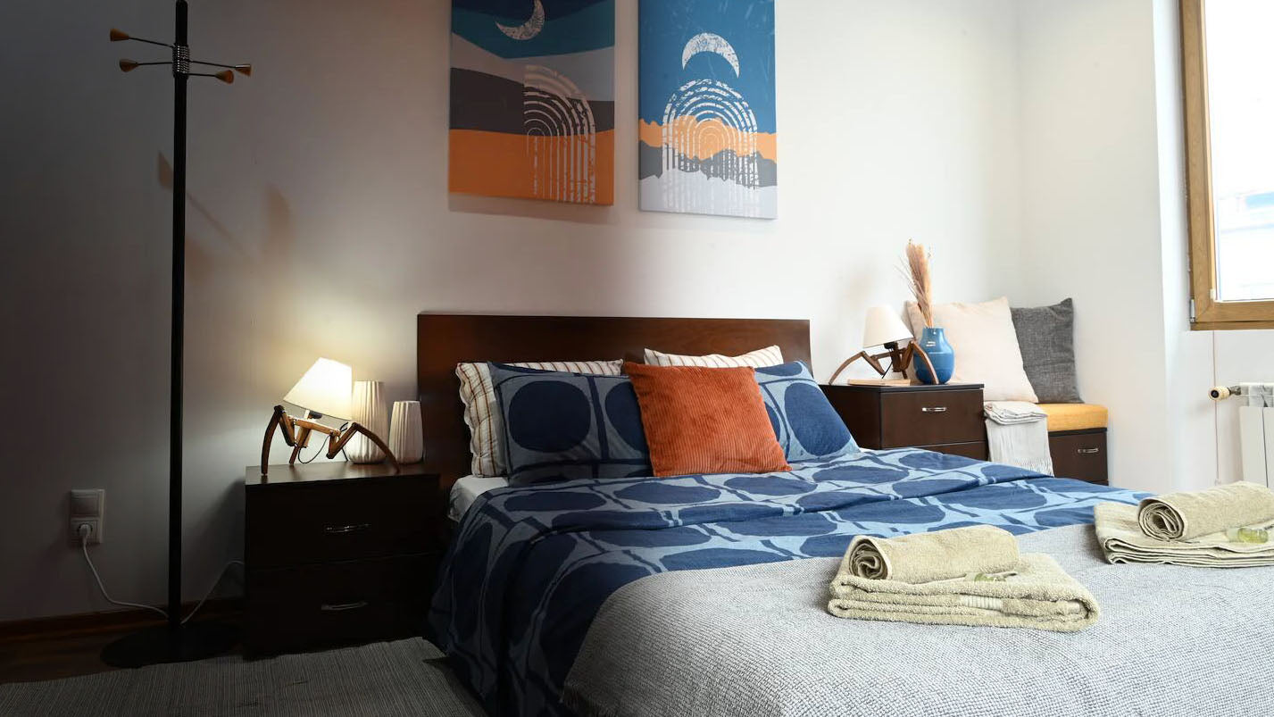 TRIKRAK adjustable table lamp – Paladim Studio