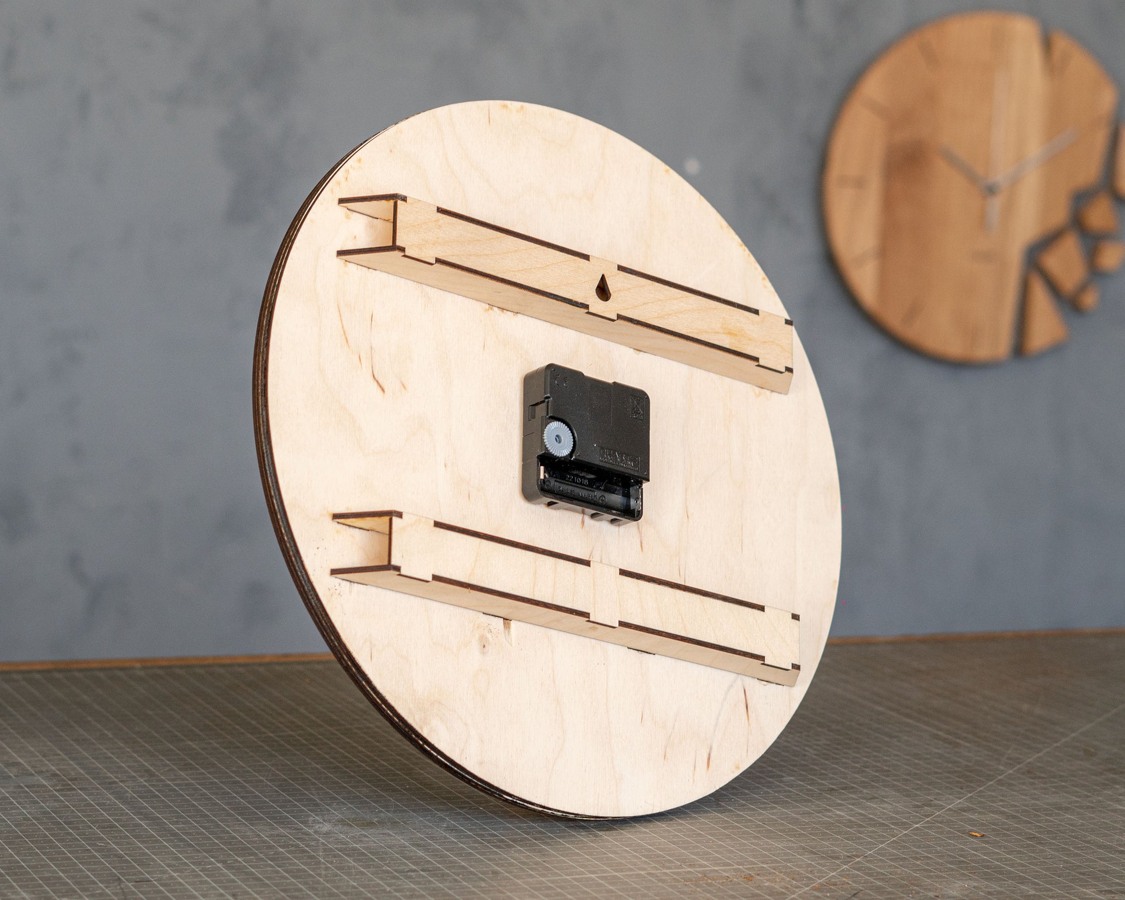 "VALNA" Wall Clock DIGITAL DESIGN for Laser Cutting – Paladim Studio