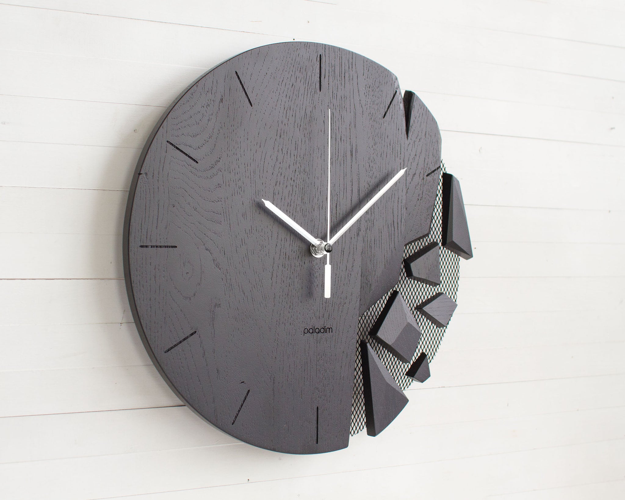 VREME monochrome wall clock, оак – Paladim Studio