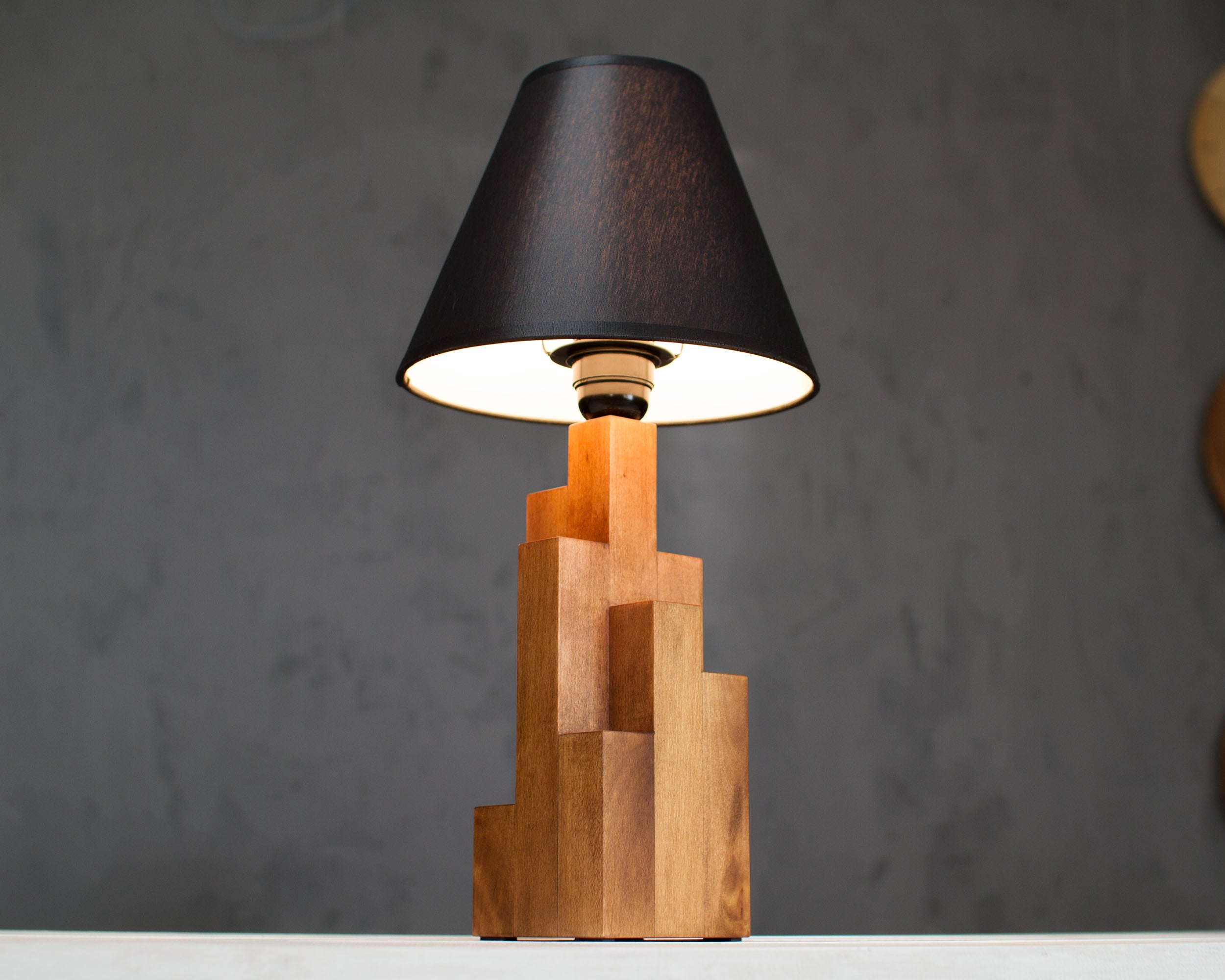 KUBEC cubic desk lamp 2022 – Paladim Studio
