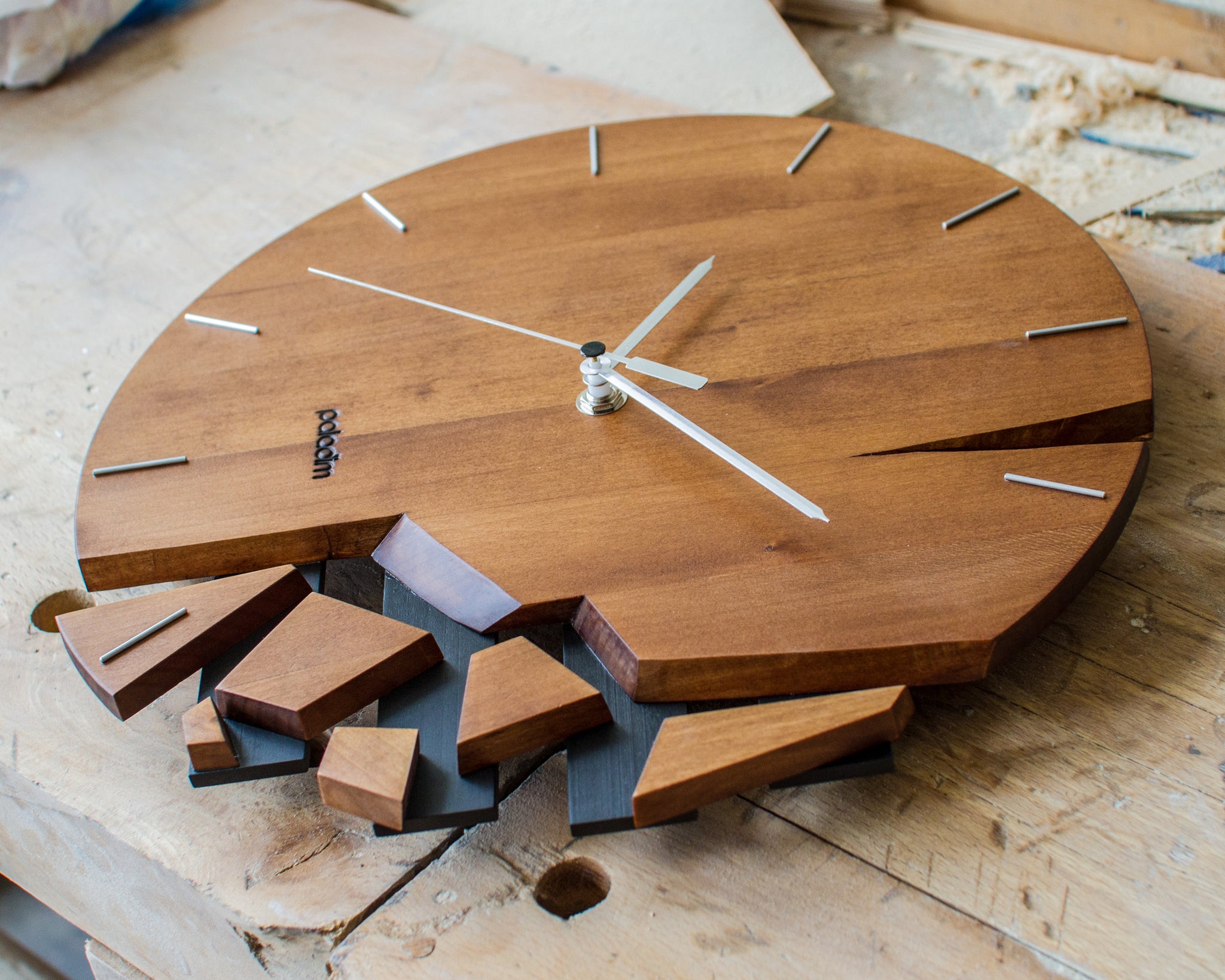 VREME shattered wall clock – Paladim Studio